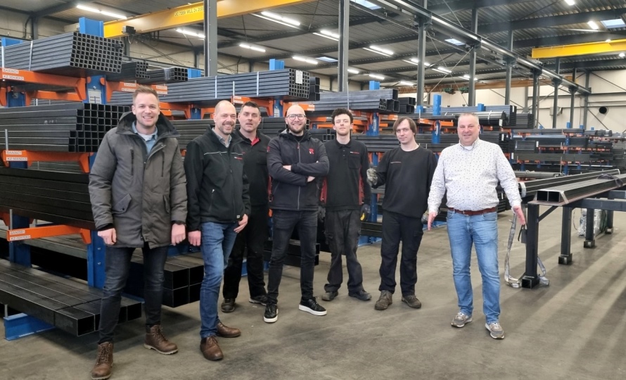 Uw magazijn voor staal-rvs-alu in Barneveld | VAN RAAK STAAL